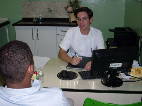 Ex-acadêmico de Enfermagem do UniSALESIANO conquista o 1º lugar em ...